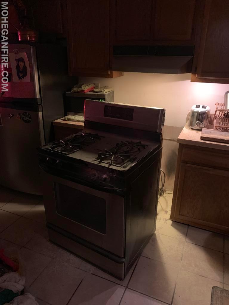 Small Explosion in Kitchen - Mohegan Volunteer Fire Association